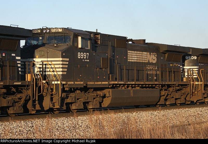 NS 8997